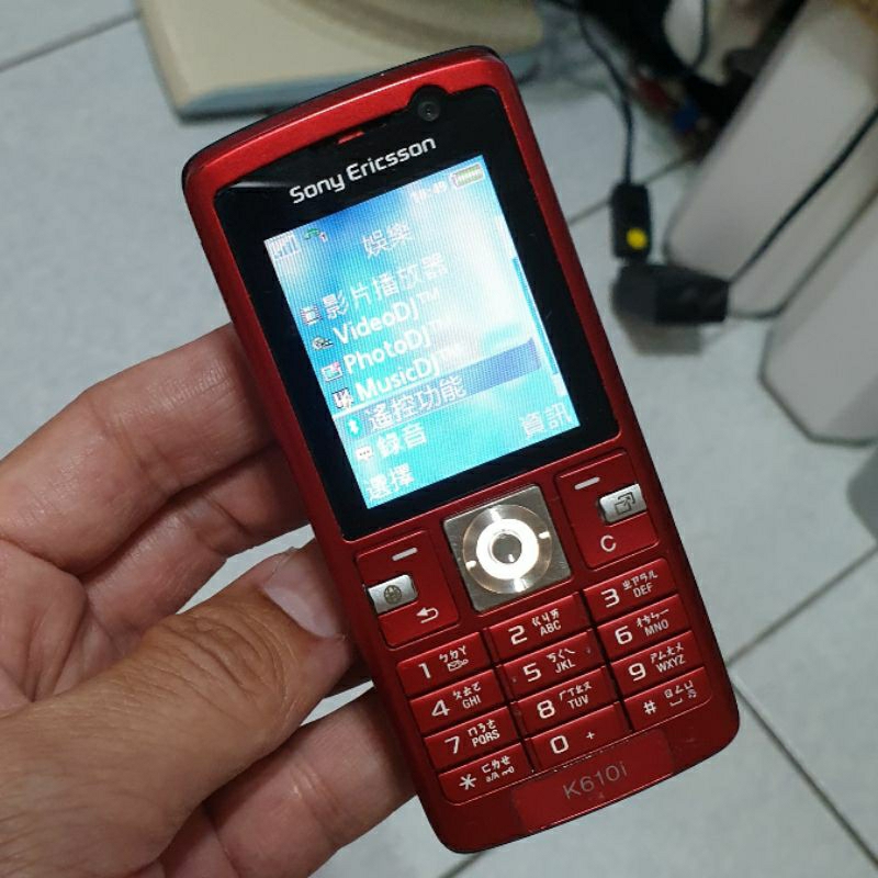 出清經典收藏 Sony Ericsson K610i K610 紅色 外觀約9成新 照相失效 附電池 旅充線 | 蝦皮購物
