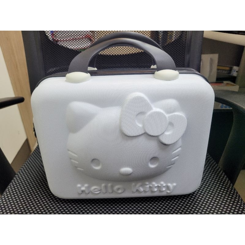 三麗鷗 Hello Kitty KT 14吋立體鎖碼化妝箱 密碼鎖行李箱 旅行箱 | 蝦皮購物