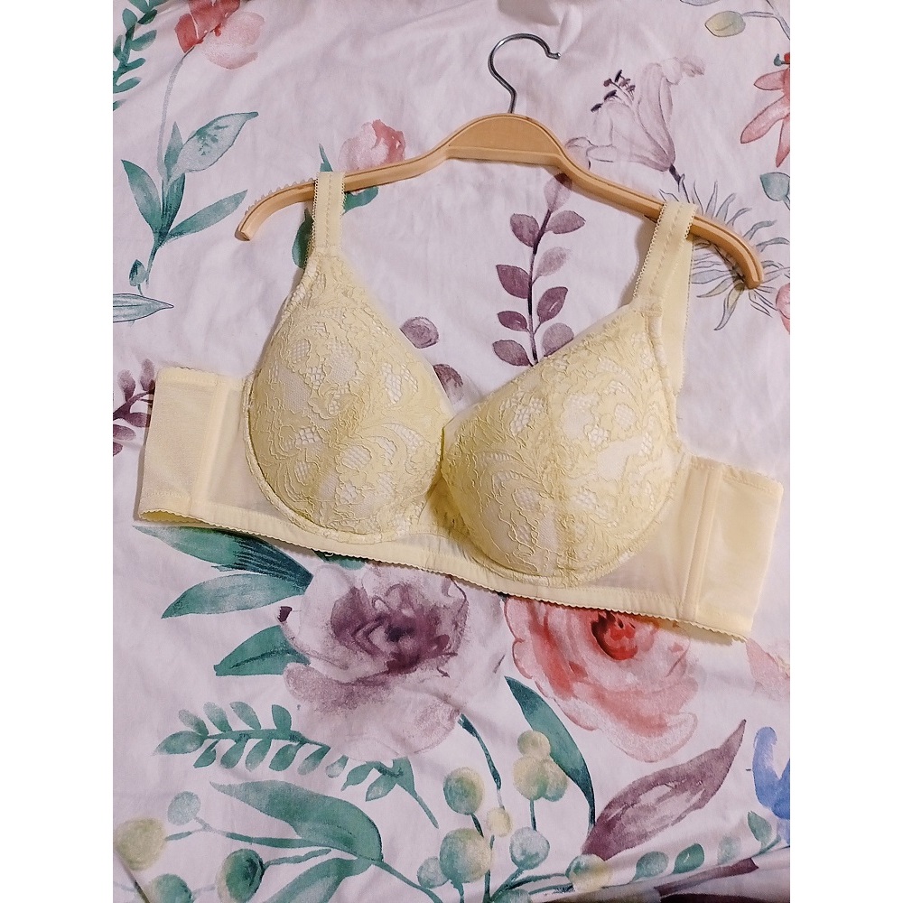 【蕾黛絲過季全新轉售】深線V型靠過來85C=38C單內衣(萊姆鮮黃) | 蝦皮購物