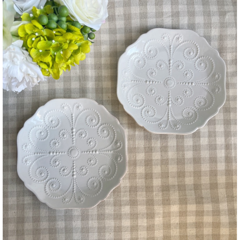 Pou pourri Zakkas • 《現貨》蕾絲浮雕花型餐盤 | 蝦皮購物