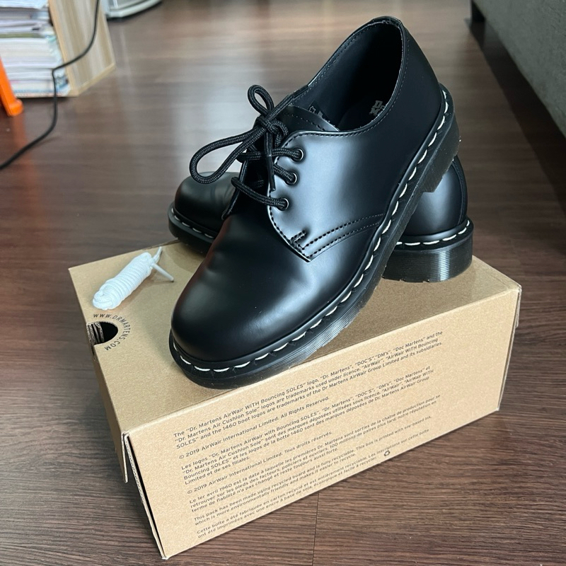 DR. MARTENS 馬汀大夫 白車縫鞋緣3孔馬汀鞋 1461 WS SMOOTH BLACK | 蝦皮購物
