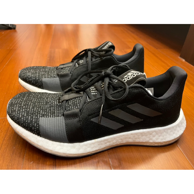 （澳洲購入）全新僅試穿ADIDAS SENSEBOOST GO 運動 慢跑 休閒 避震 透氣 健身 愛迪達 黑灰 | 蝦皮購物