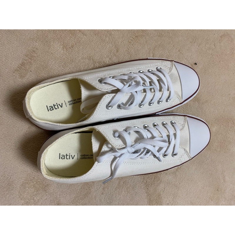 lativ白色帆布鞋 | 蝦皮購物
