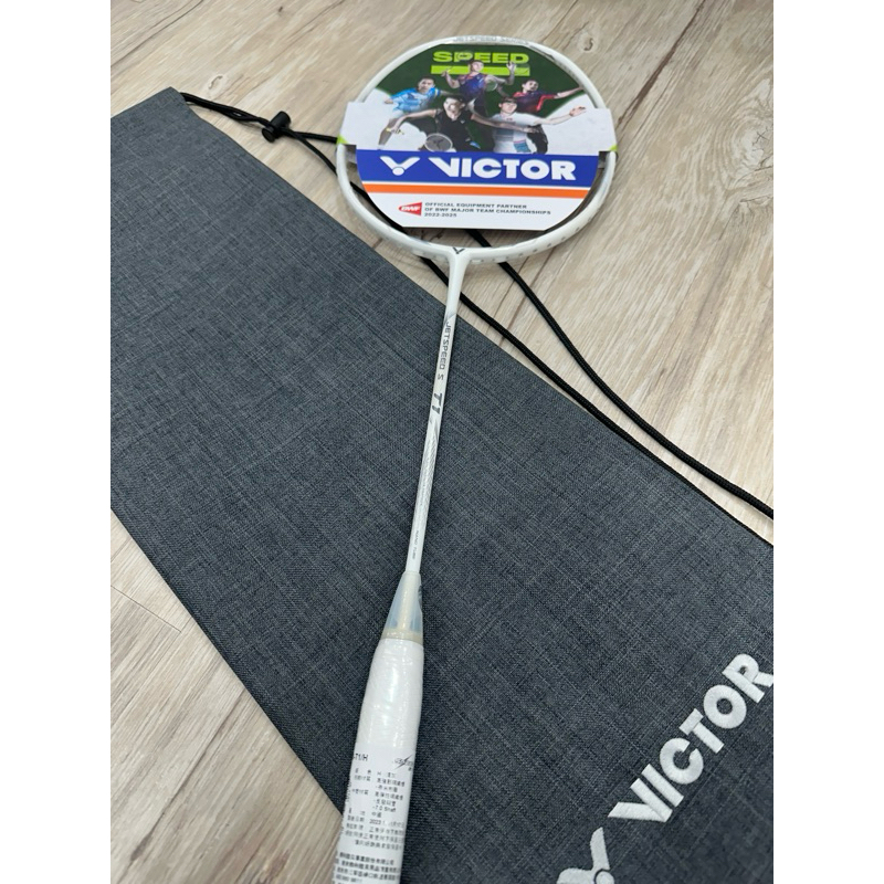 免運【YVM羽球】 Victor 勝利 羽球拍 JS-T1 白金 羽球拍 台灣🇹🇼限定款 JST1 JS-T1 PRO | 蝦皮購物