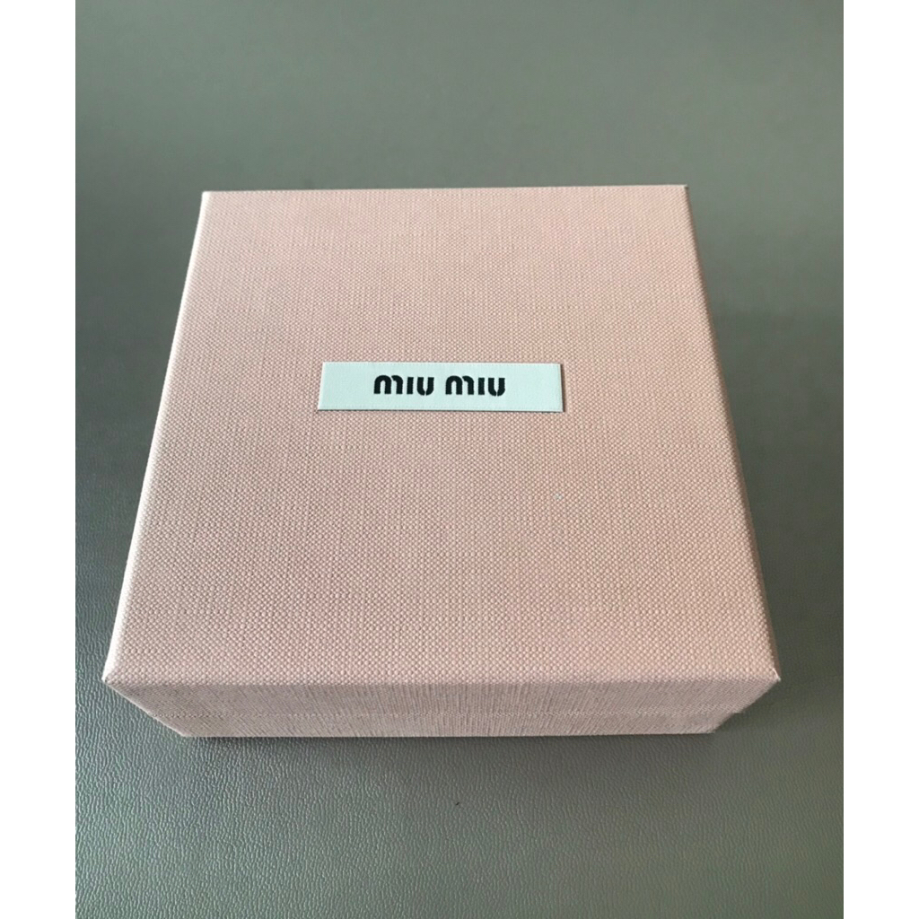 MIU MIU 精品禮盒 包裝盒 收納盒 包裝紙盒 | 蝦皮購物