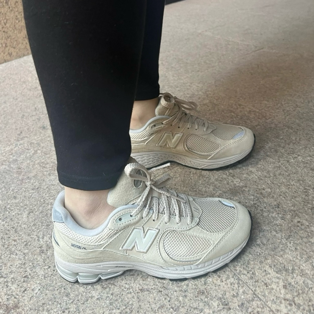 NEW BALANCE NB 2002R運動鞋/復古鞋_M2002RE-D_中性_奶油杏 | 蝦皮購物