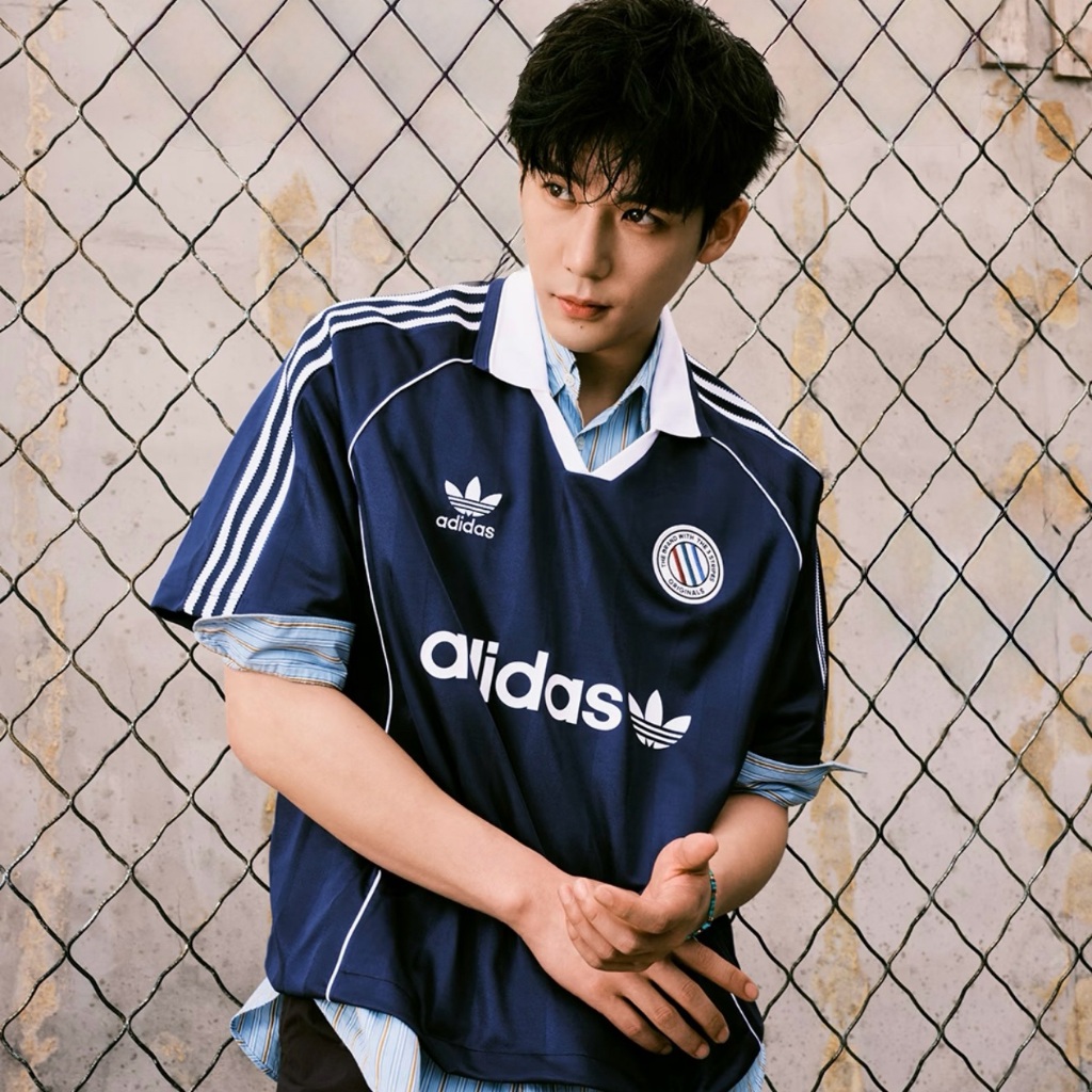 【Sharkhead】現貨 Adidas Originals 王安宇同款 短袖 球衣 深藍 綠色 藍色 KC0127 | 蝦皮購物