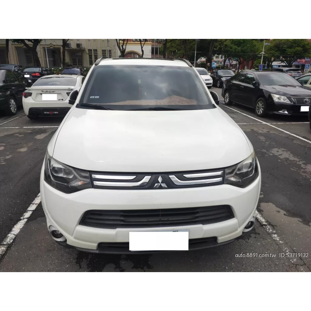 Mitsubishi Outlander 2016款 白色 2.4L 里程9萬 售價16萬 非自售 車商勿擾 | 蝦皮購物