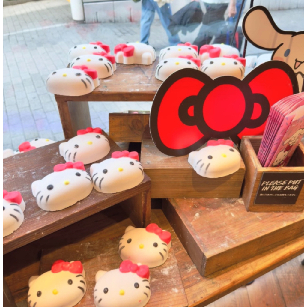 【栗沐．日商行】『現貨』 日本空運 LUSH Hello Kitty Bath Bomb（泡澡球）療癒泡澡 | 蝦皮購物