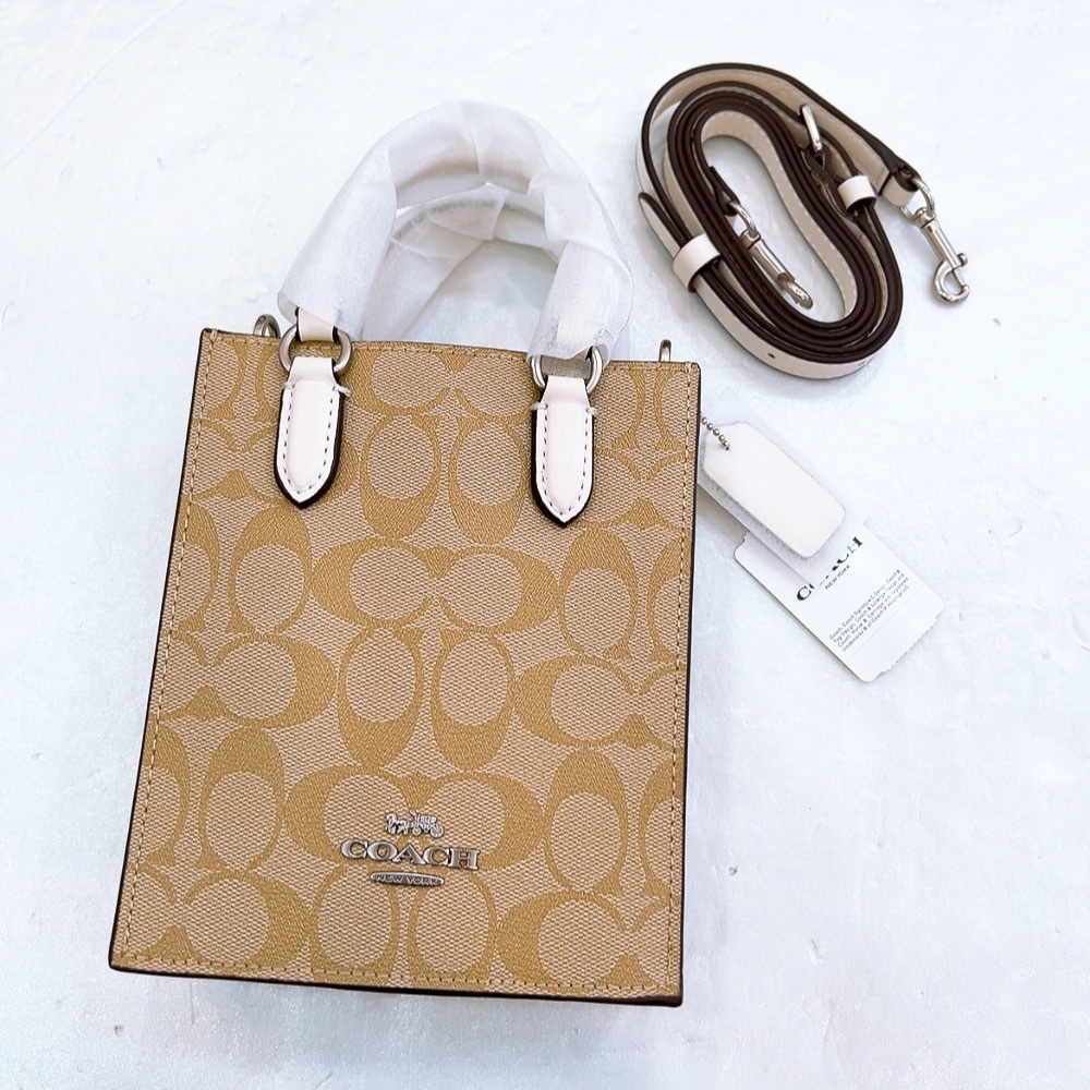 [小鄉衣櫃]過季展示品-844-CJ494-COACH經典C紋配皮迷你手提斜背包-卡其白-美國OUTLET正品 | 蝦皮購物