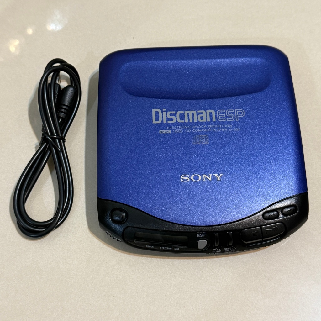 SONY Discman ESP D-235 日本製 CD 隨身聽 保存超新 金屬寶藍 單機+usb電源線 | 蝦皮購物