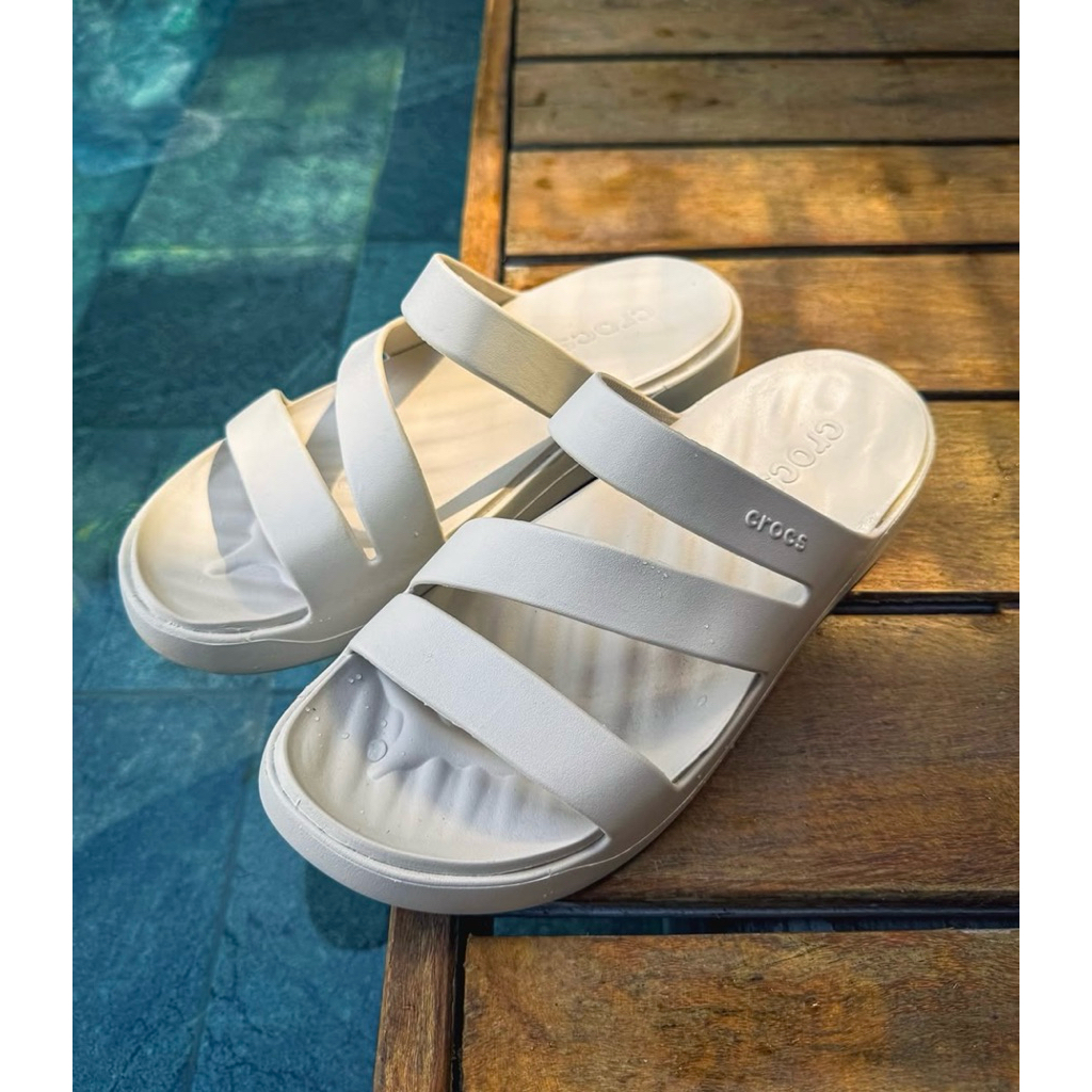 Crocs 卡駱馳 慕斯涼鞋 Getaway Sandals 涼鞋 女鞋- 209587 | 蝦皮購物