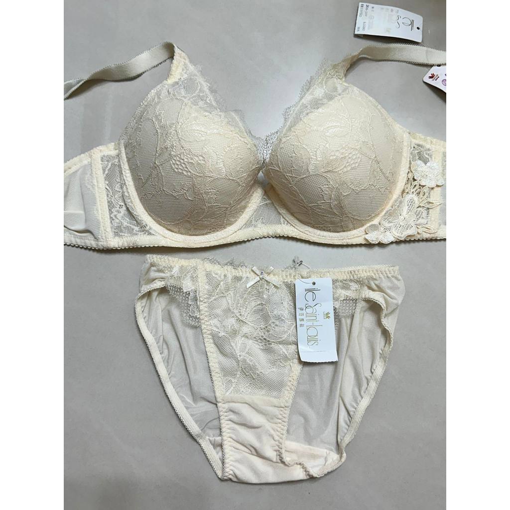 華歌爾 無縫罩杯 85B B85 淺色 夏日 好搭 下微厚 胸部UPUP | 蝦皮購物