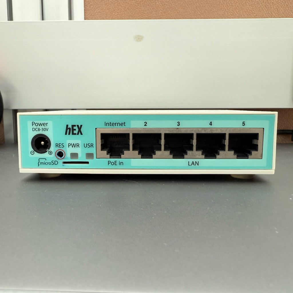 Mikrotik RouterBOARD hEX RB750Gr3 RouterOS Router 路由器 交換器 | 蝦皮購物