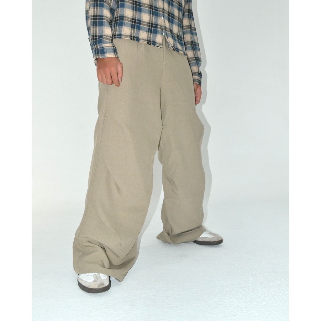 【4e3】男裝 不規則 褶皺 西裝 落地 闊腿 傘兵褲(部分現貨) | 蝦皮購物