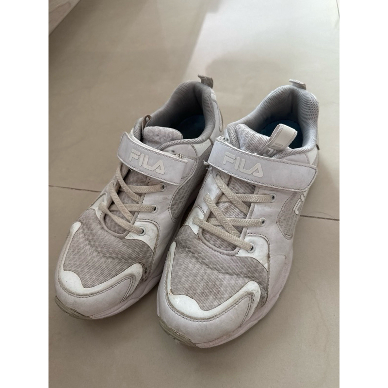 二手Fila童鞋24cm | 蝦皮購物