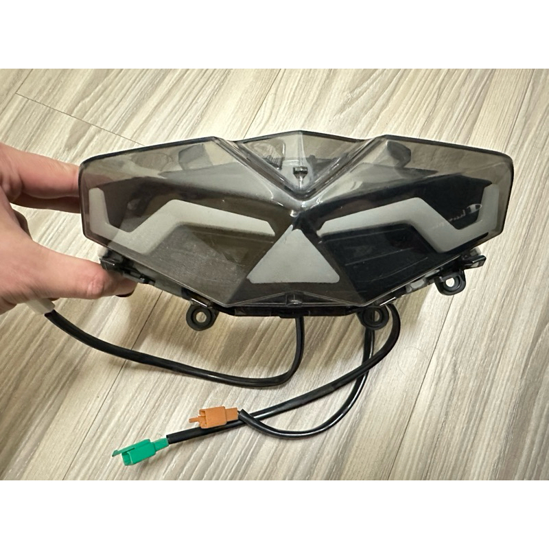 FORCE M8尾燈 SLO M8 導光 尾燈 速辰 整合式尾燈 序列式 流水 流水方向燈 跑馬燈 日行燈 煞車燈 | 蝦皮購物