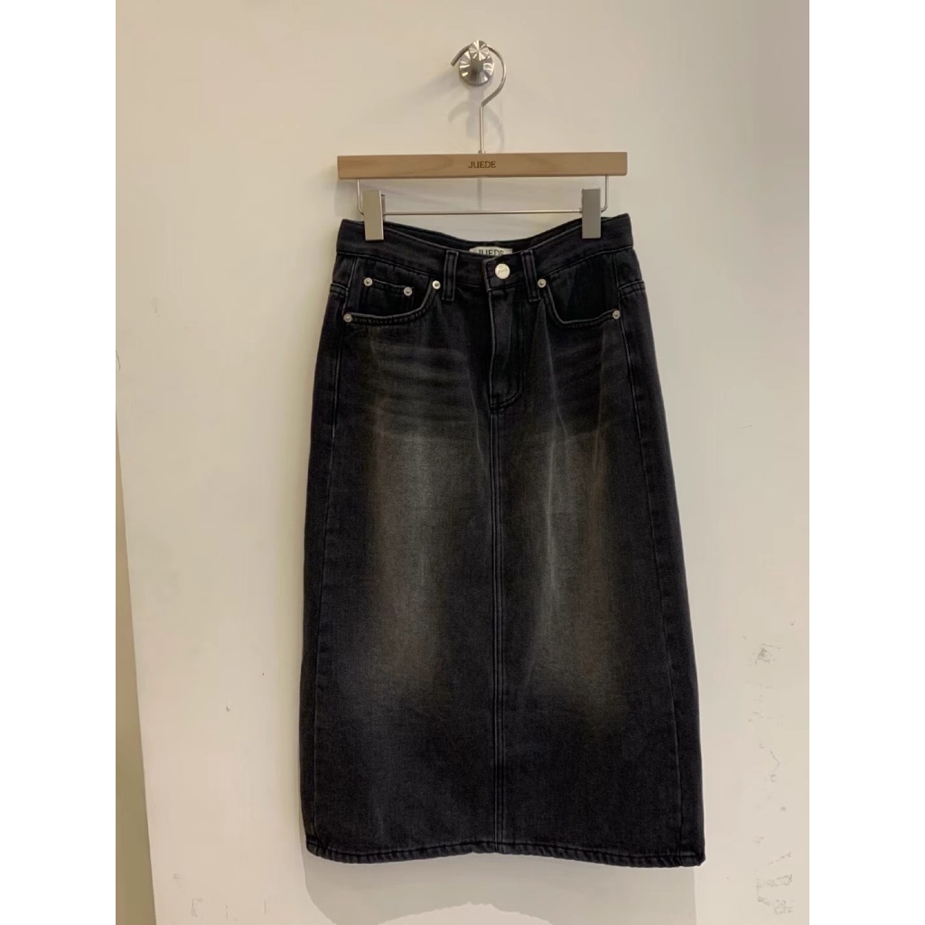 JUEDE ♡♡ 韓國東大門著名貴樓高檔設計師檔口. #JE3068 水洗刷色黑牛仔長裙 | 蝦皮購物
