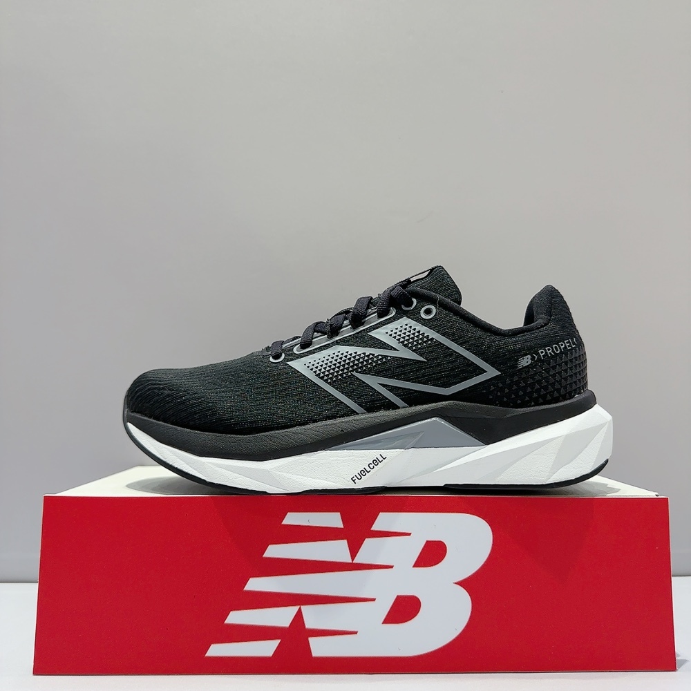 New Balance FUELCELL PROPEL V5 女生 黑色 D寬楦 運動 慢跑鞋 WFCPRLB5 | 蝦皮購物