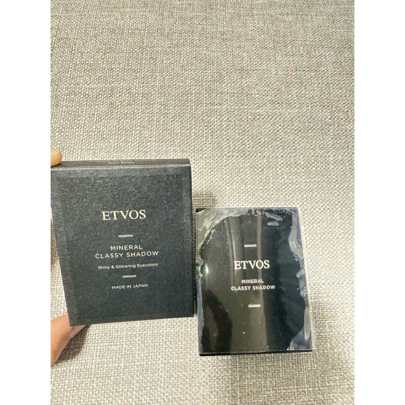 ETVOS 舞動閃耀礦物眼影彩盤 深邃巧棕 | 蝦皮購物