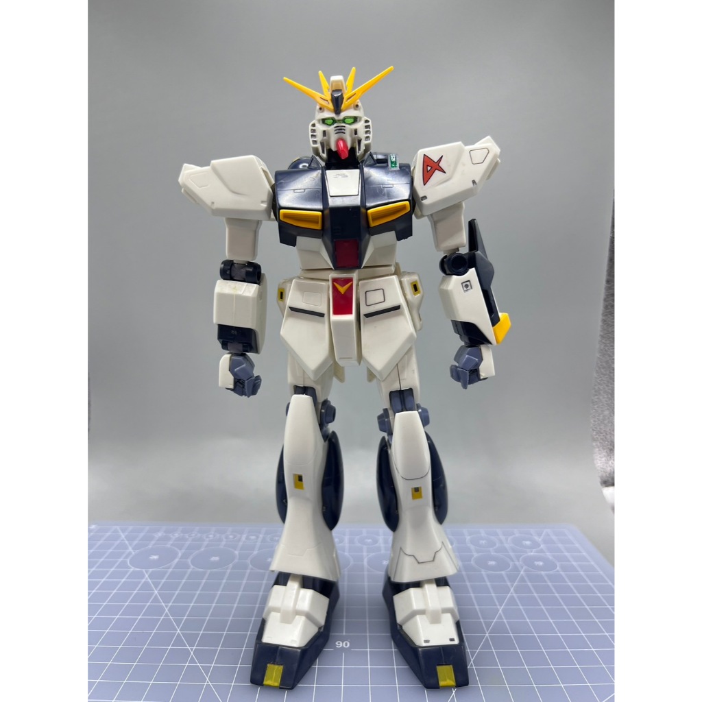F713【模型出櫃】殺肉 絕版老物 金屬下盤骨架 1/100 牛鋼 RX-93 v鋼彈 | 蝦皮購物