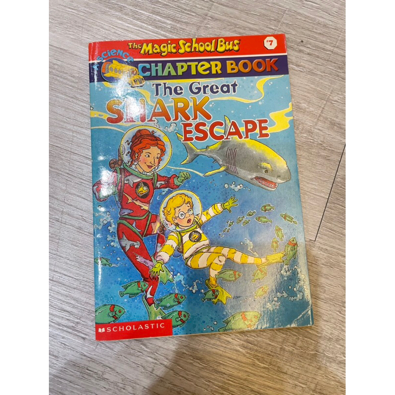 二手書緣泛黃The Great Shark Escape (Magic School Bus Science | 蝦皮購物