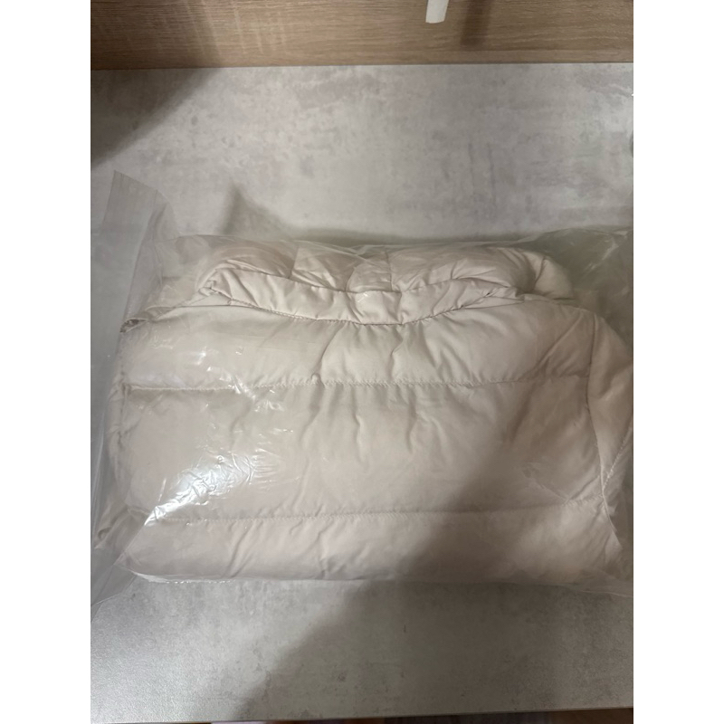 全新 Uniqlo UQ 日本帶回 已無原袋 尺寸100 嬰幼童 PUFFTECH 輕暖科技可機洗 連帽外套 | 蝦皮購物