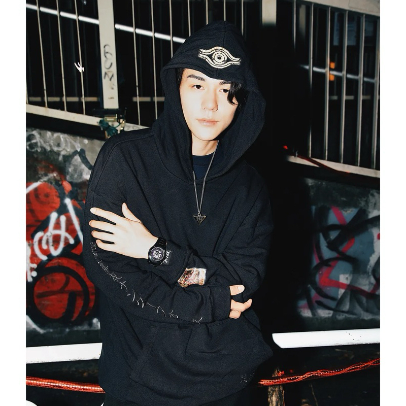 XRAGE 武藤遊戲 刺繡 帽T （含項鍊) XL 聯名限量 遊戲王 25週年 歐西里斯天空龍 仲間 | 蝦皮購物