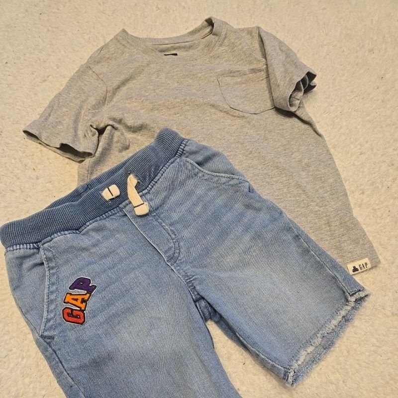 Gap童裝 經典布標洗舊牛仔5分褲+灰口袋素T size4-5y | 蝦皮購物