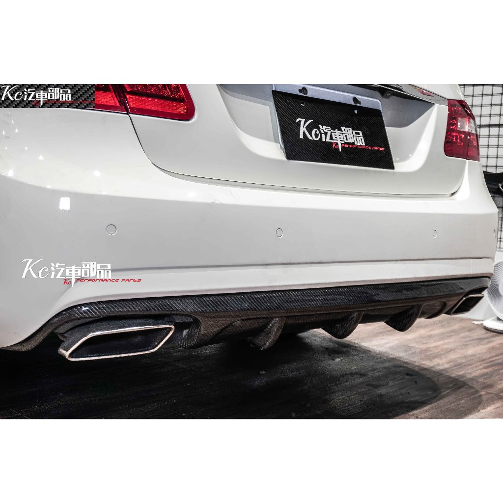 Kc汽車部品 W212 S212 後下巴 [V] 前期 碳纖維 AMG包專用 E250 E300 E350 E63 | 蝦皮購物