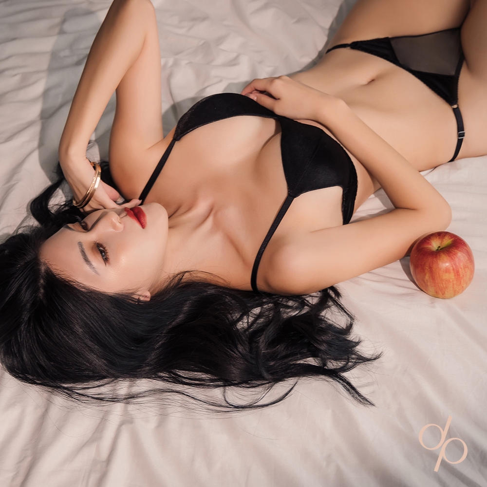 【DEPIC】惹火絲絨深V三角杯無鋼圈低脊心內衣組 (性感黑)｜dp select | 蝦皮購物