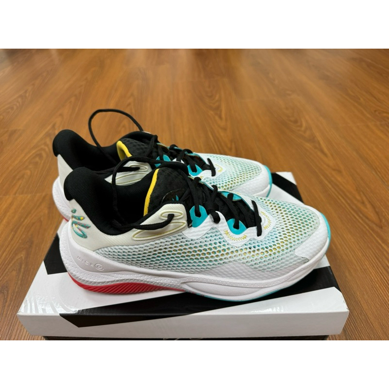 (二手九成新誠可議）Under Armour UA 籃球鞋CURRY SPLASH 24 AP 白 US9 27CM | 蝦皮購物