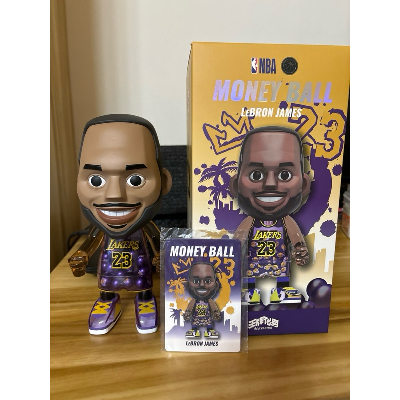 王牌化身NBA LeBron James 詹姆士 湖人紫23號 23cm公仔 Money ball 二手（近全新）現貨 | 蝦皮購物