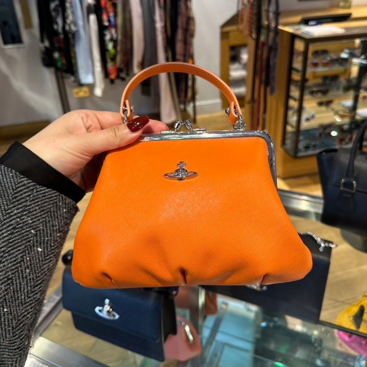 Vivienne Westwood Granny Frame 星球標誌口金包 橘色52020065-L0033-F401 | 蝦皮購物