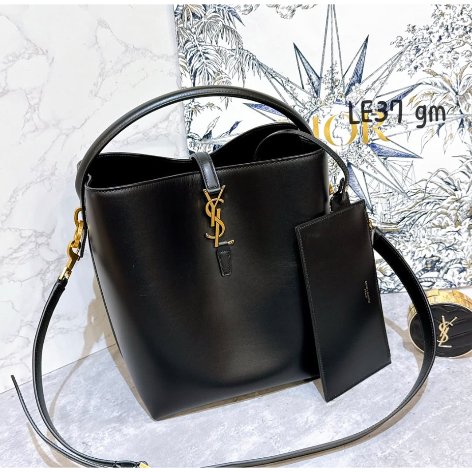 二手旗艦 YSL 黑色 LE37 大水桶 手提包 斜背包 兩用包(中友店) | 蝦皮購物