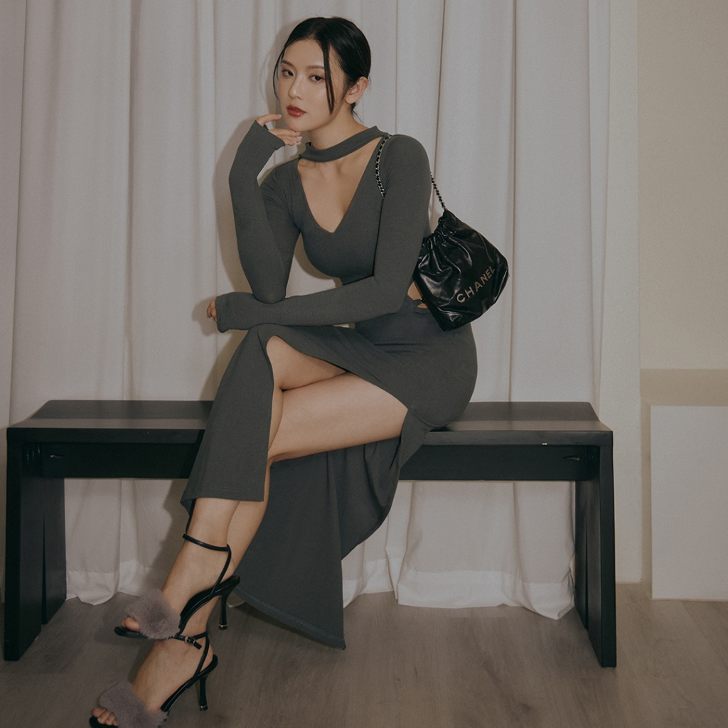 [Mando蔓朵]開岔繞脖小蠻腰BraTop洋裝 bartop 長洋裝 開岔洋裝 挖腰洋裝 兩色 #R1730548 | 蝦皮購物