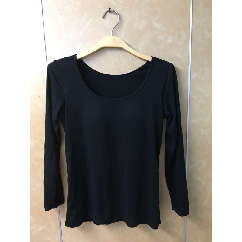 二手 女生 LATIV 尺寸M 黑色含罩杯發熱衣 | 蝦皮購物