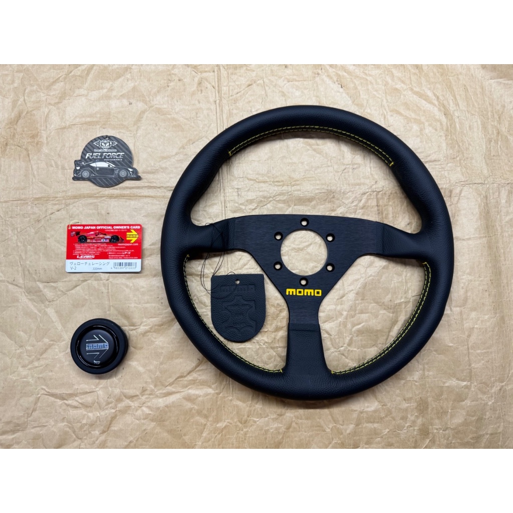 MOMO Veloce Racing V-2 賽車方向盤 320mm 現貨 全新 | 蝦皮購物