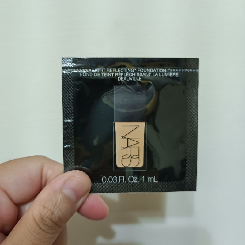 【全新買就送小禮】NARS 裸光肌萃粉底精華1ml #DEAUVILLE 隨身包 試用組 旅行組 便宜賣 | 蝦皮購物