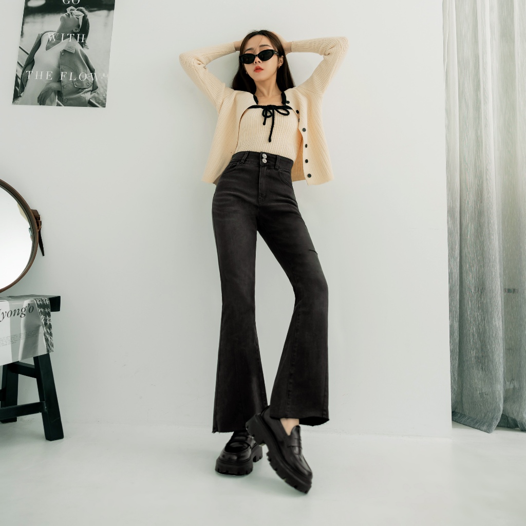 OB嚴選 視覺細-5KG．腰鬆緊刷色小喇叭牛仔顯瘦褲 《BA7595》大尺碼/女裝/現貨 | 蝦皮購物