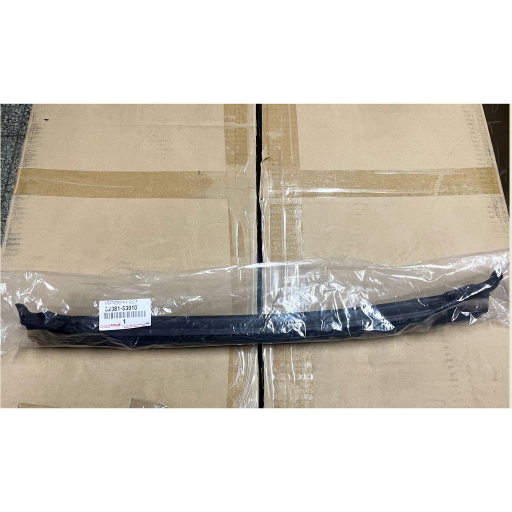 62381-53010 日本原廠 TOYOTA LEXUS IS250/IS350 密封條，車頂側軌，右側 | 蝦皮購物