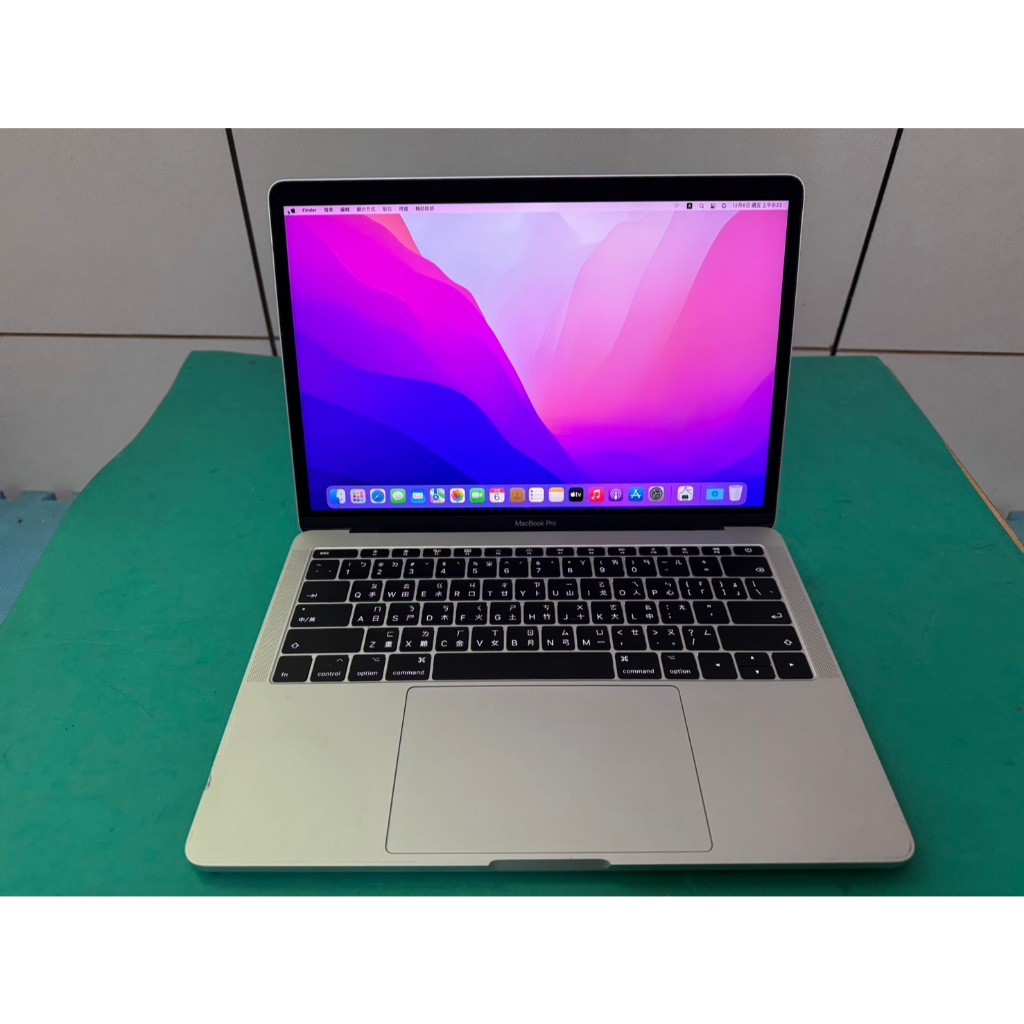 Apple Macbook 13吋二手良品筆電 i5 2.3G/8G/256G/Monterey/2017/A1708 | 蝦皮購物