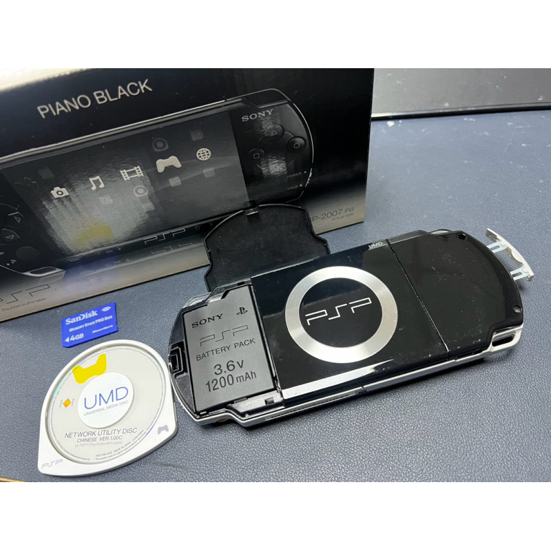 含運 SONY 有盒 PSP 2007 鋼琴黑 有電池記憶卡UMD光碟 沒有充電線 台中 | 蝦皮購物