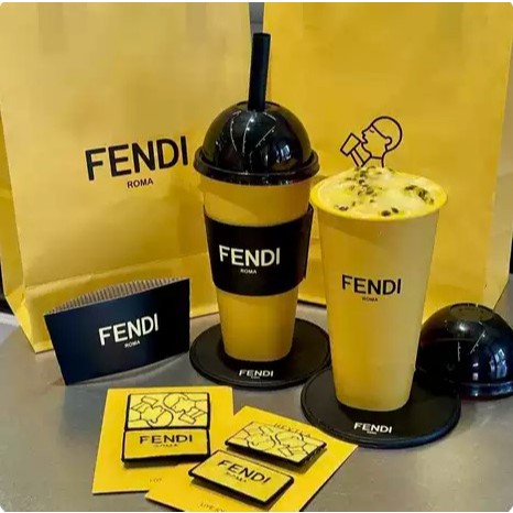 FENDI x HEYTEA 喜茶*芬迪 聯名 限量 杯墊 徽章 周大福金屬徽章 | 蝦皮購物