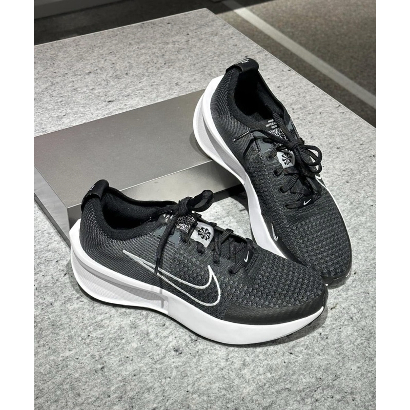 NIKE INTERACT RUN 女款 舒適 透氣 運動 黑白 慢跑鞋-FD2292-003 | 蝦皮購物