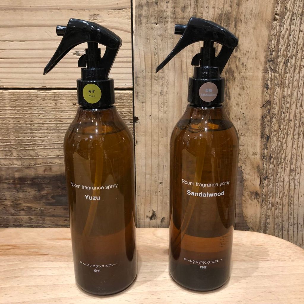 無印良品 MUJI 房間香氛噴霧 300ml 柚子 檀香 白檀 室內香氛噴霧 除臭噴霧 衣物噴霧 舒緩精油香氛噴霧 | 蝦皮購物
