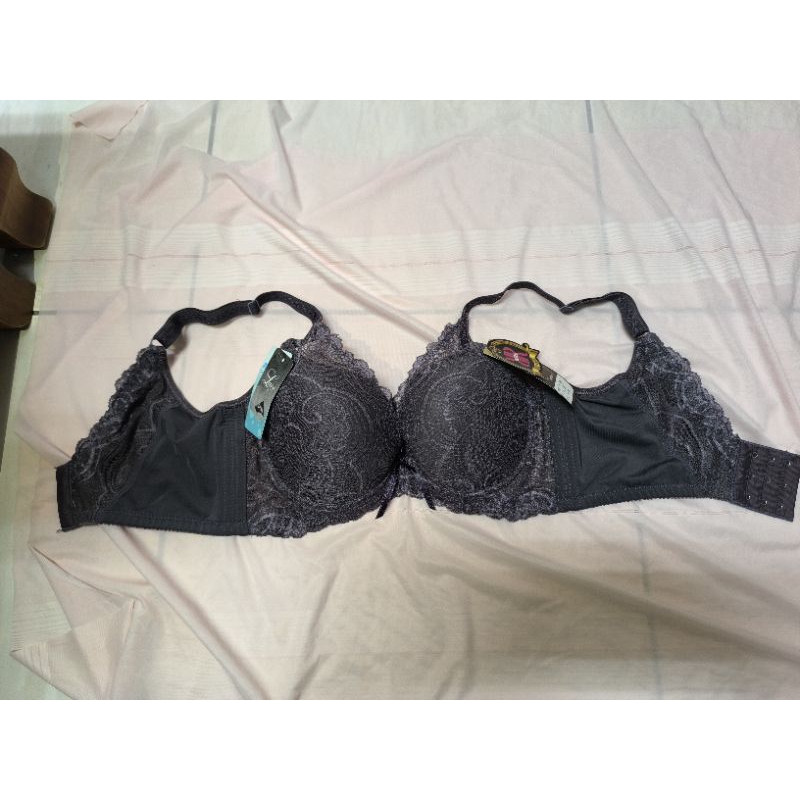 臺灣製美背零碼內衣$100 32c ，34c薄墊，32B,34B厚墊 | 蝦皮購物