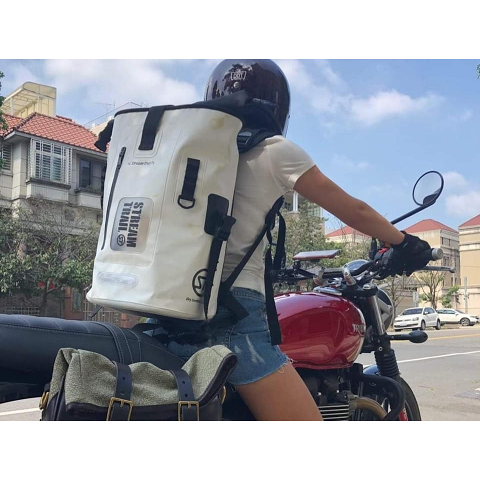 ST 日本StreamTrail戶外防水包/登山包/雙肩背包/露營包Dry Tank 25L D2 浪花白Splash | 蝦皮購物