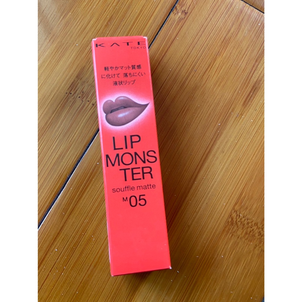 【全新】KATE 怪獸級持色絨霧唇釉 M05泥霧 | 蝦皮購物