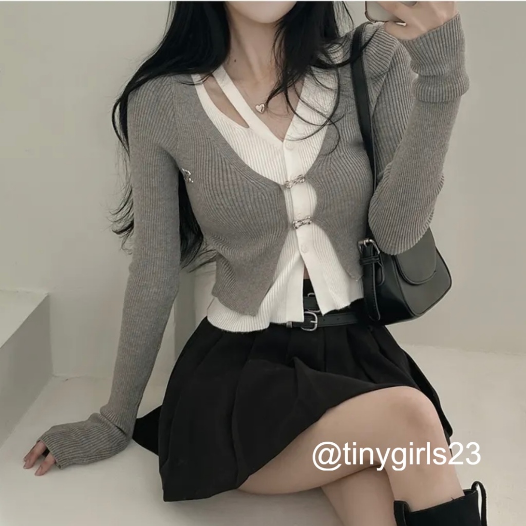 【太妮絲TINY GIRLS】Q221/現貨/韓系/假兩件/氣質上衣/chic/金屬釦/假兩件/針織衫/小眾/設計感 | 蝦皮購物